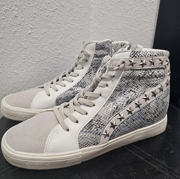 VH Designs | Shoes | Trendy Vintage Hightop Ankle Shoes | Poshmark